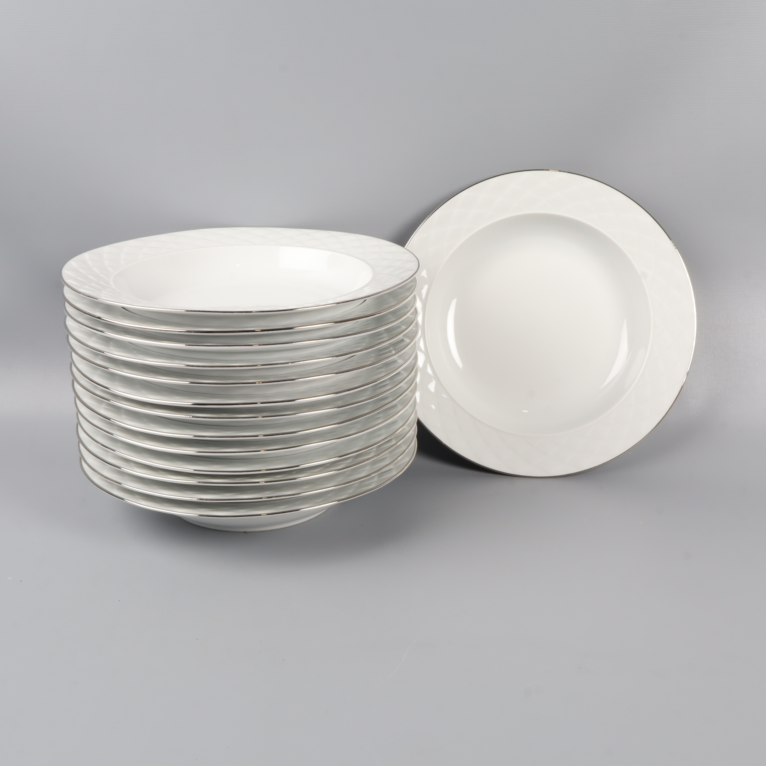 IKEA djupa tallrikar med reliefmönster