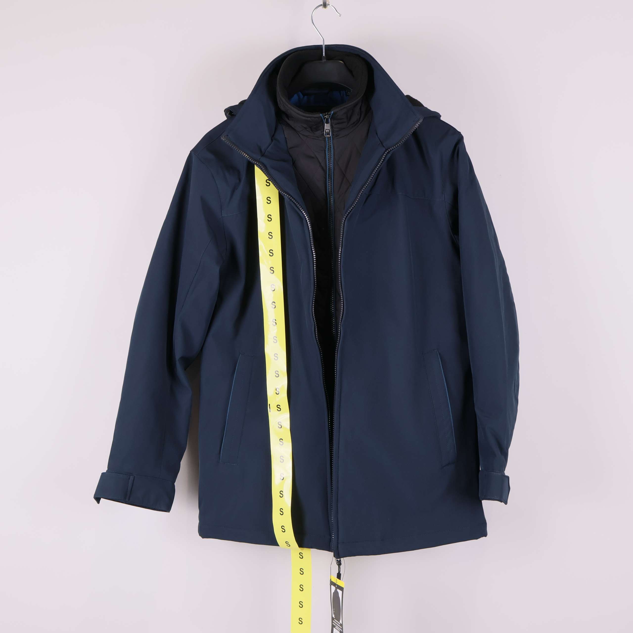 Weatherproof jacka med huva